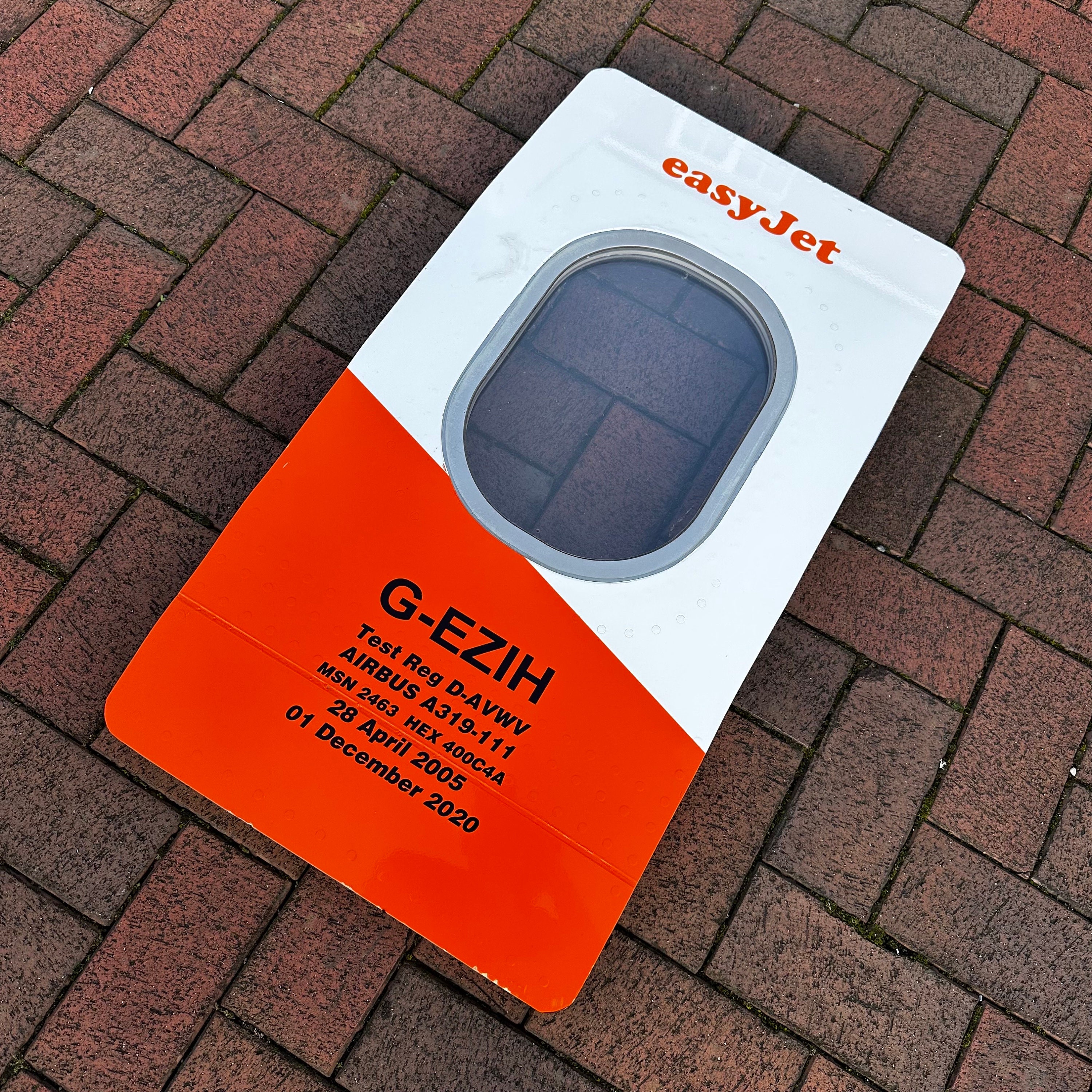 EASYJET G-EZIH Airbus A319 Window Fuselage Cut Airline Aviation Upcycle ...