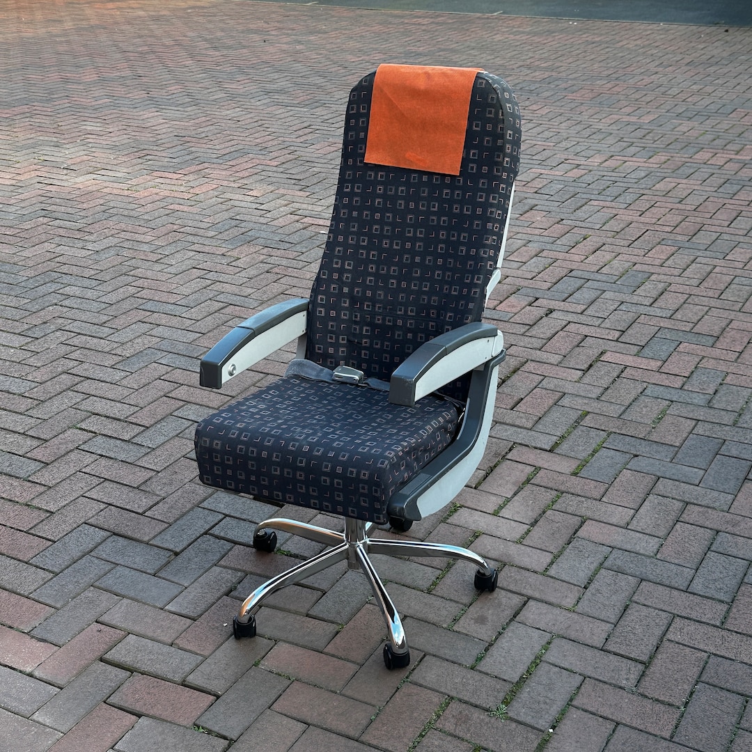 Easyjet Airbus A319 G-EZAB Upcycled Office Desk Chair Boeing Aviator ...