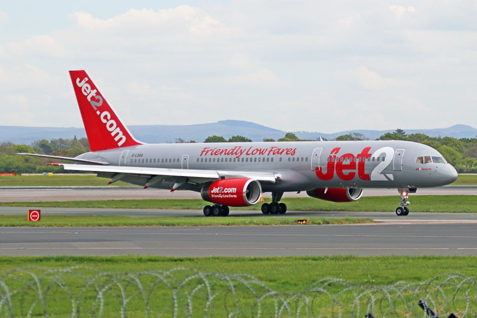 Jet2 G-LSAA Boeing 757 Captain Control Yoke Mounted Oak Wood Airline ...