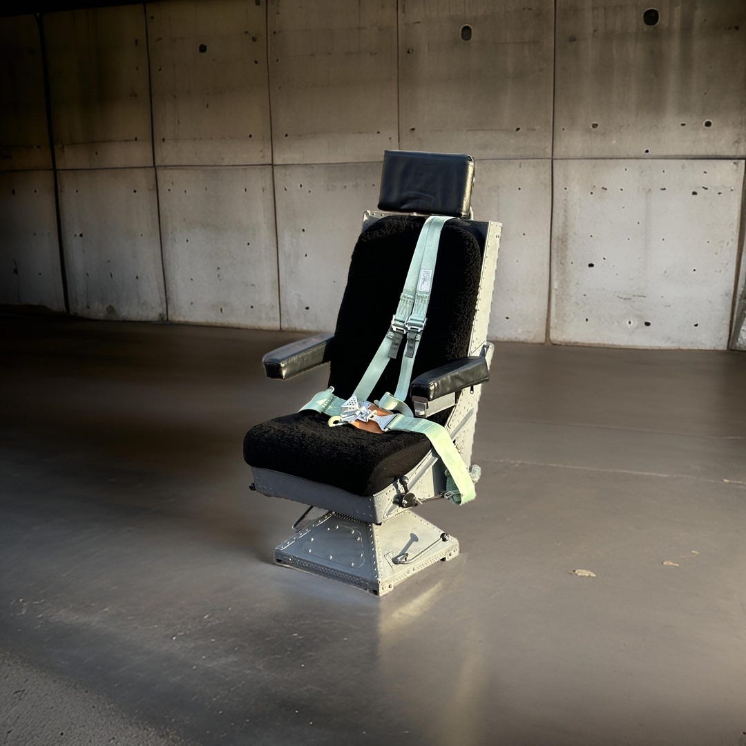 Zh102 Royal Air Force Boeing E-3d Sentry Aew1 Cockpit First Second ...