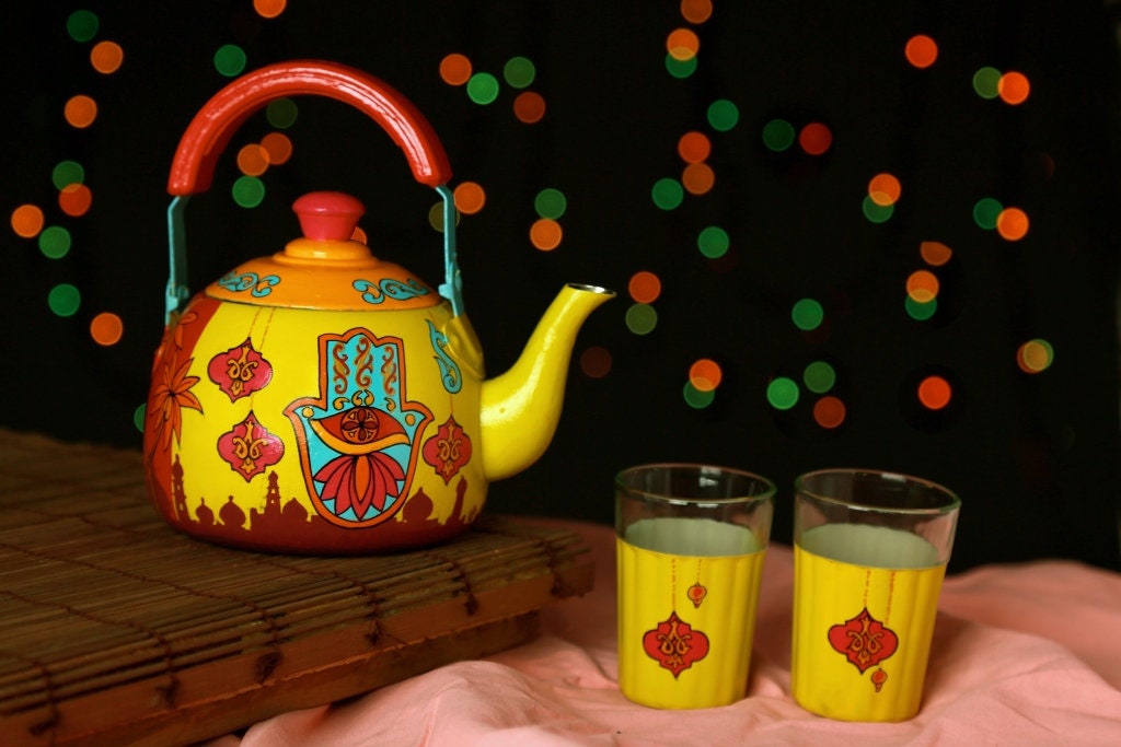 Traditional Indian Kettle With Glass Set of 2, Hand Painted Teapot Set ...