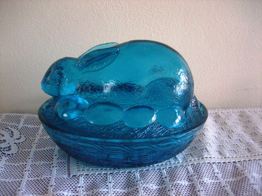 Vtg Fenton Teal Blue Rabbit on Nest, Bunny Covered Candy Dish, Bunny ...