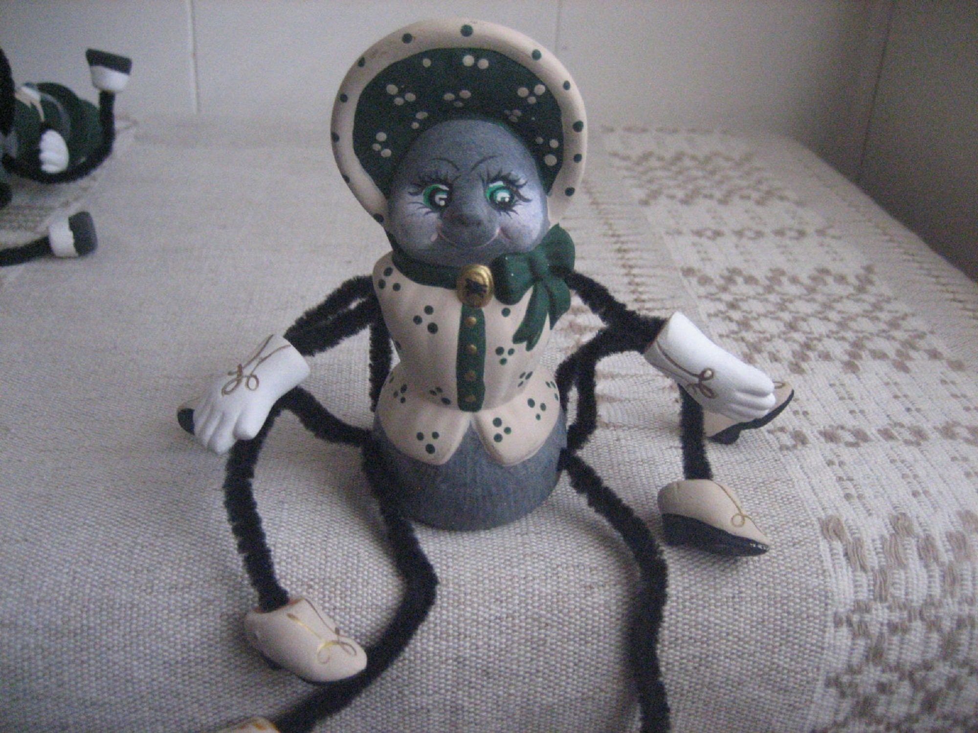 2 Anthropomorphic Halloween Spiders Spider Shelf Sitters - Etsy
