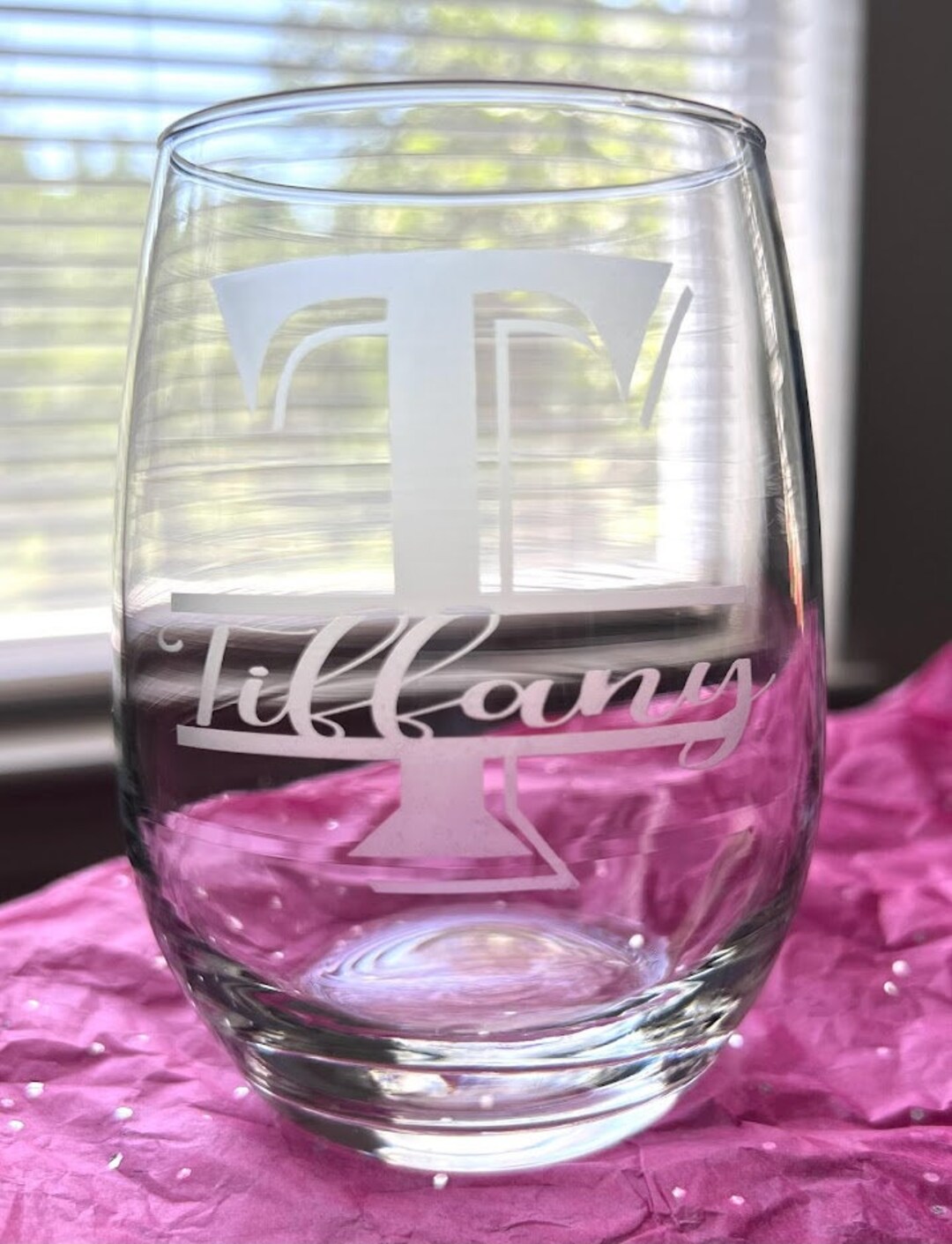 Personalized Etched Stemless Wine Glass, Bridesmaid Gift - Etsy