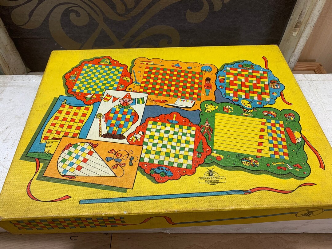 Vintage Box of Braided Paper - Braiding Mats - Mulder&zoon N.v ...