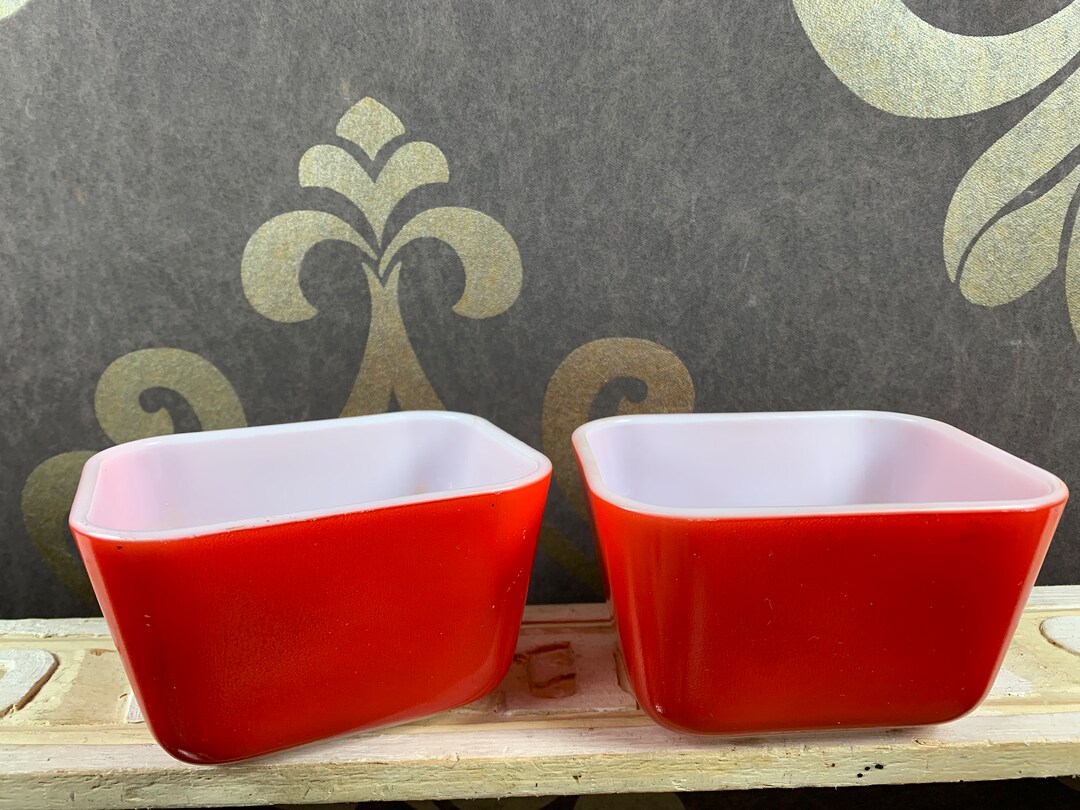 Retro 2 Bright Red PYREX Bowls - Etsy