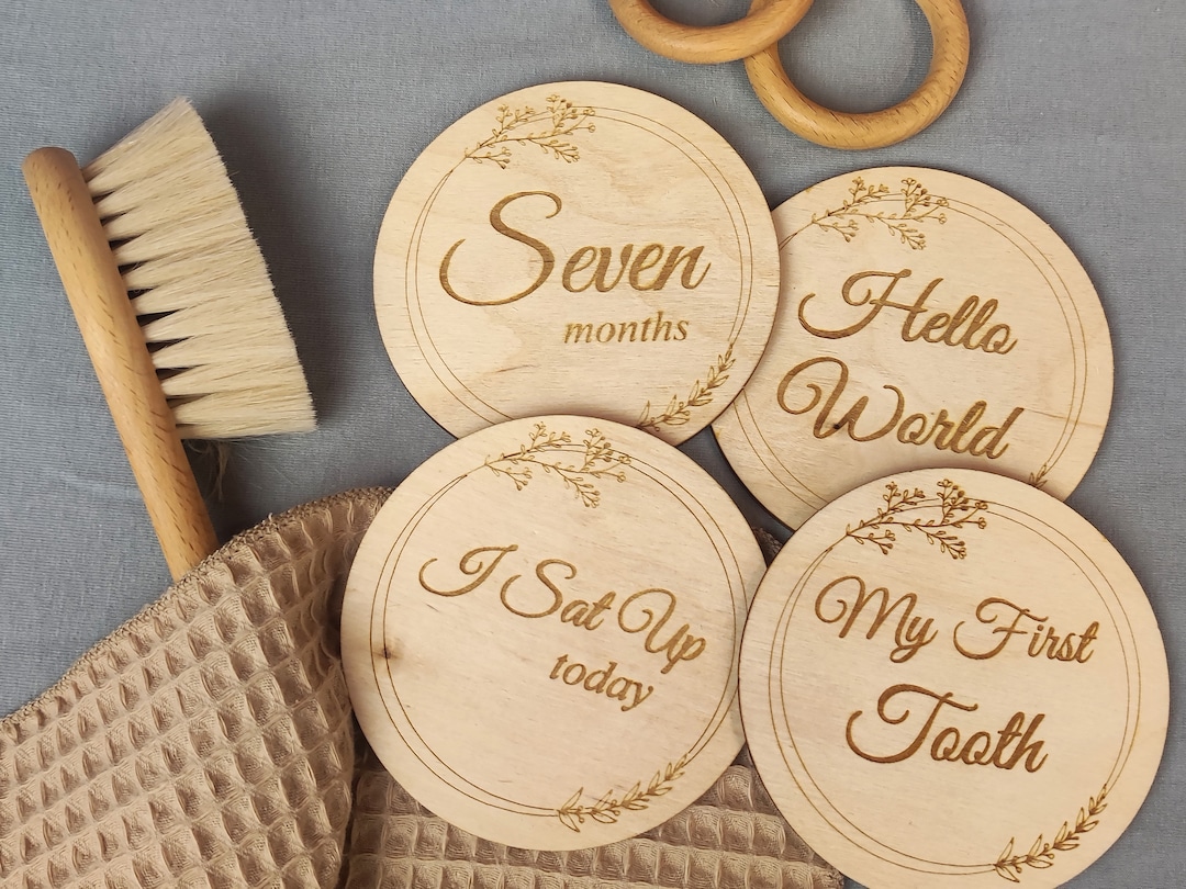22 Wooden Baby Milestone Card & Disc Set - for Baby's Age, First Baby ...