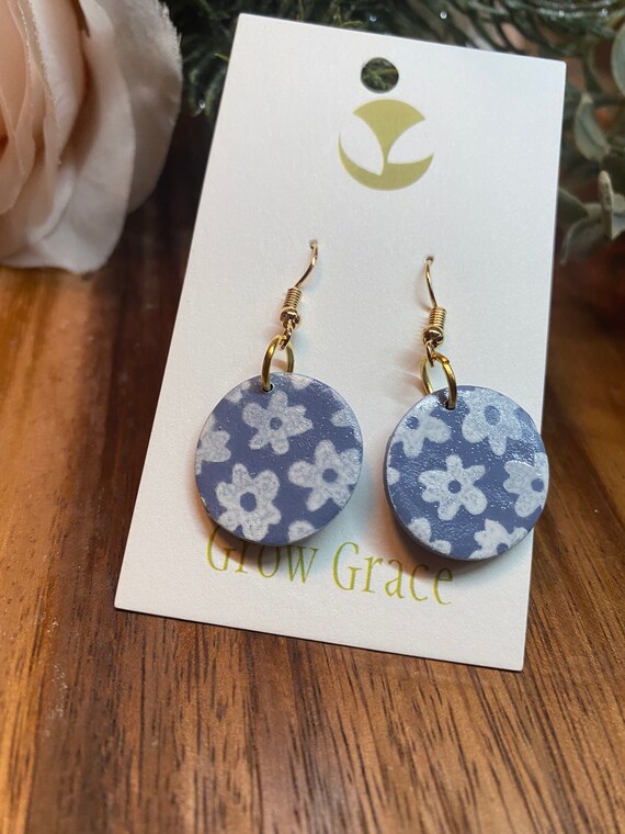 Periwinkle Circle With White Flowers Spring Collection | Etsy