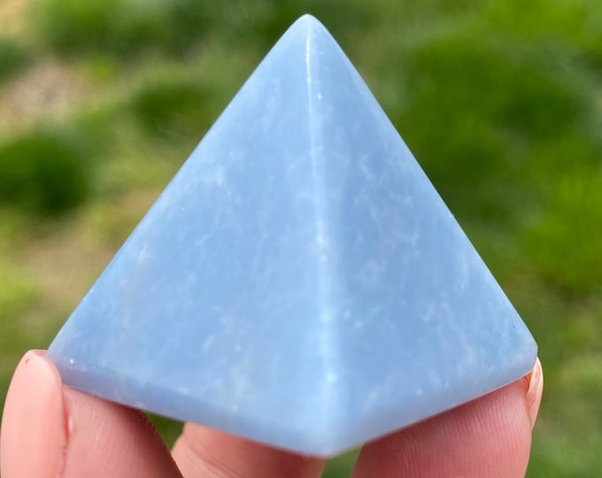 Angelite Pyramid | Blue Anhydrite Pyramid | Blue Anhydrite, Angeline ...