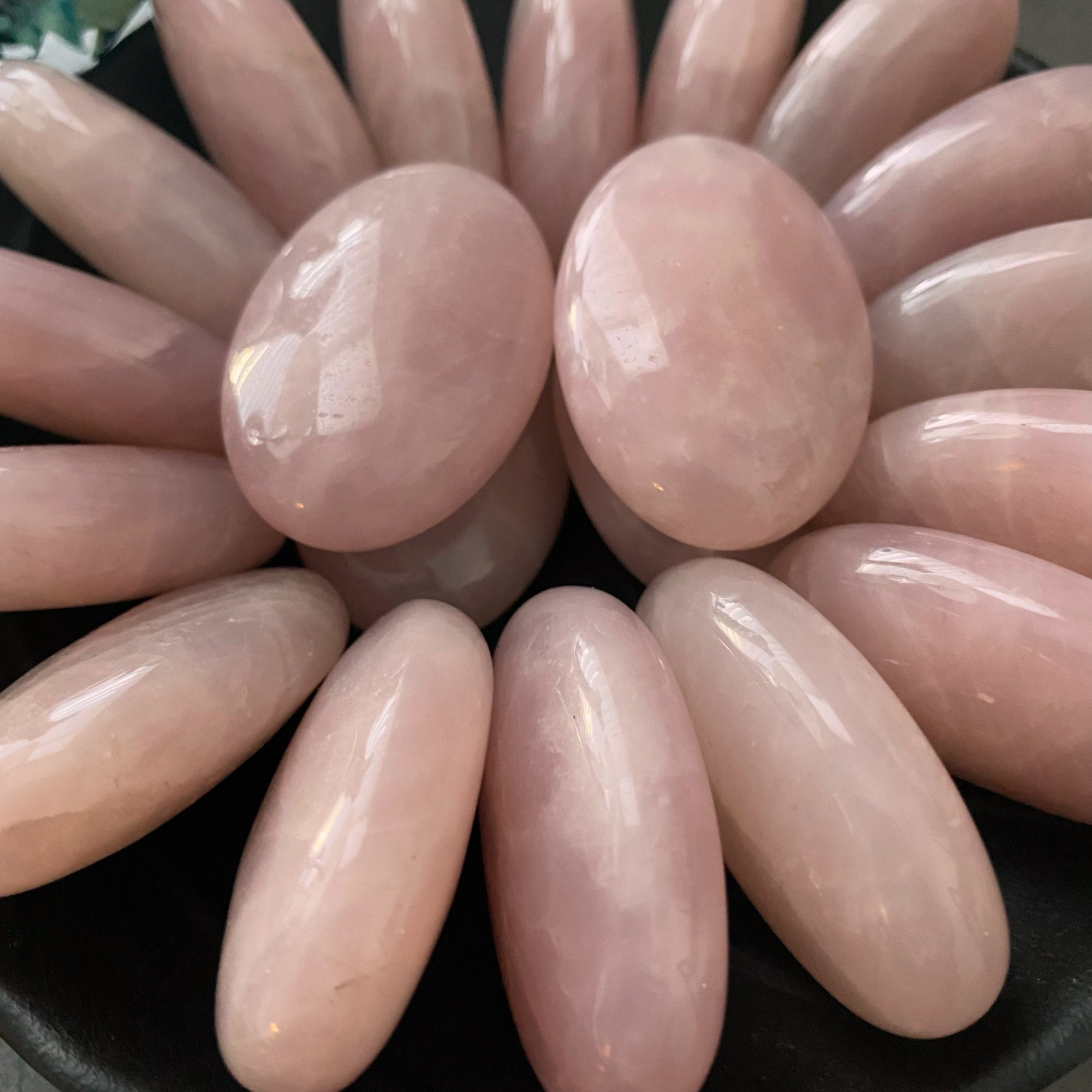 Rose Quartz Palm Stone | Rose Quartz Palmstone | Rose Quarts Worry ...