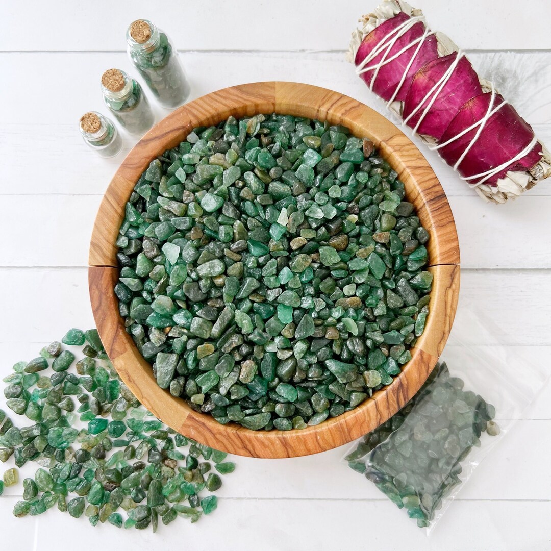 Emerald Crystal Chips | Polished Mini Green Emerald Roller Ball Crystal ...