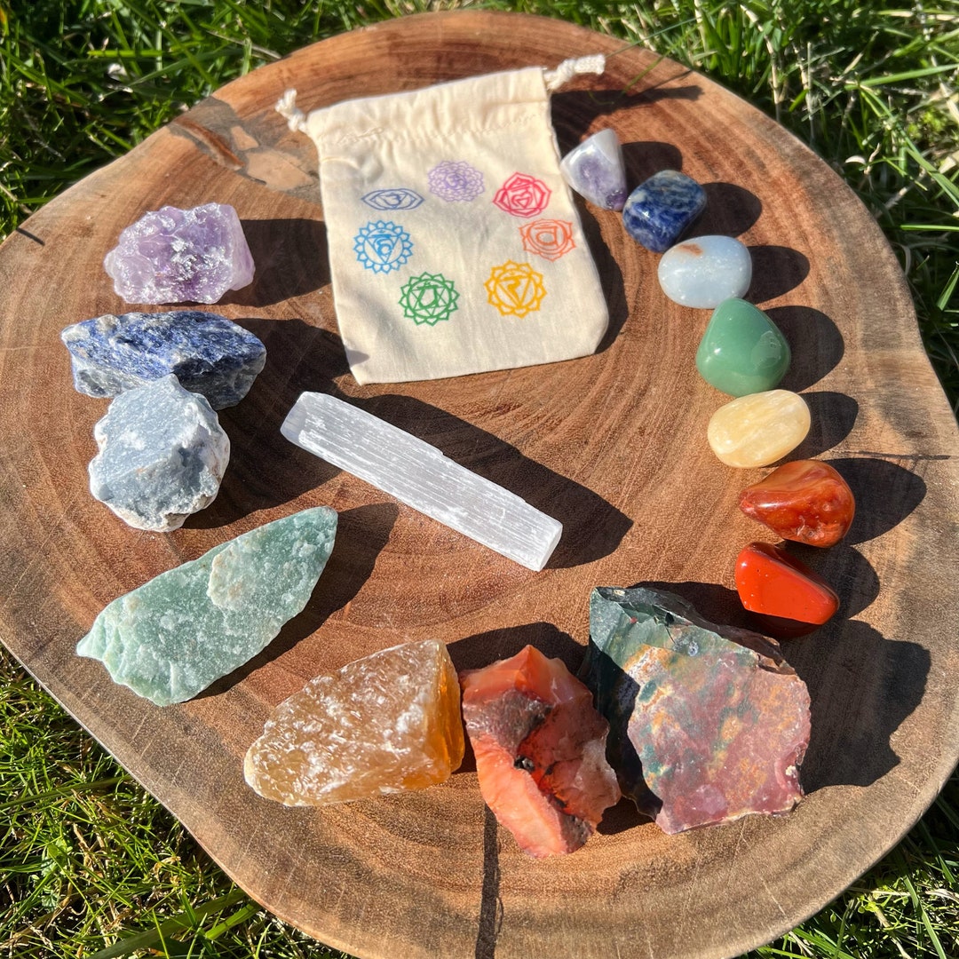 15pc Rough & Tumbled Beginner Chakra Crystal Set, Chakra Crystal Box W ...