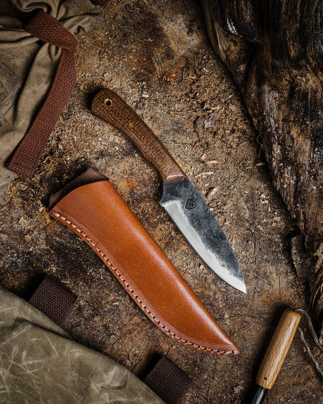 Camping and Bushcraft Knife, 5-inch Blade, 90-degree Spine, Leather ...