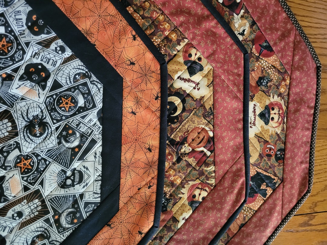 Halloween Table Topper - Etsy
