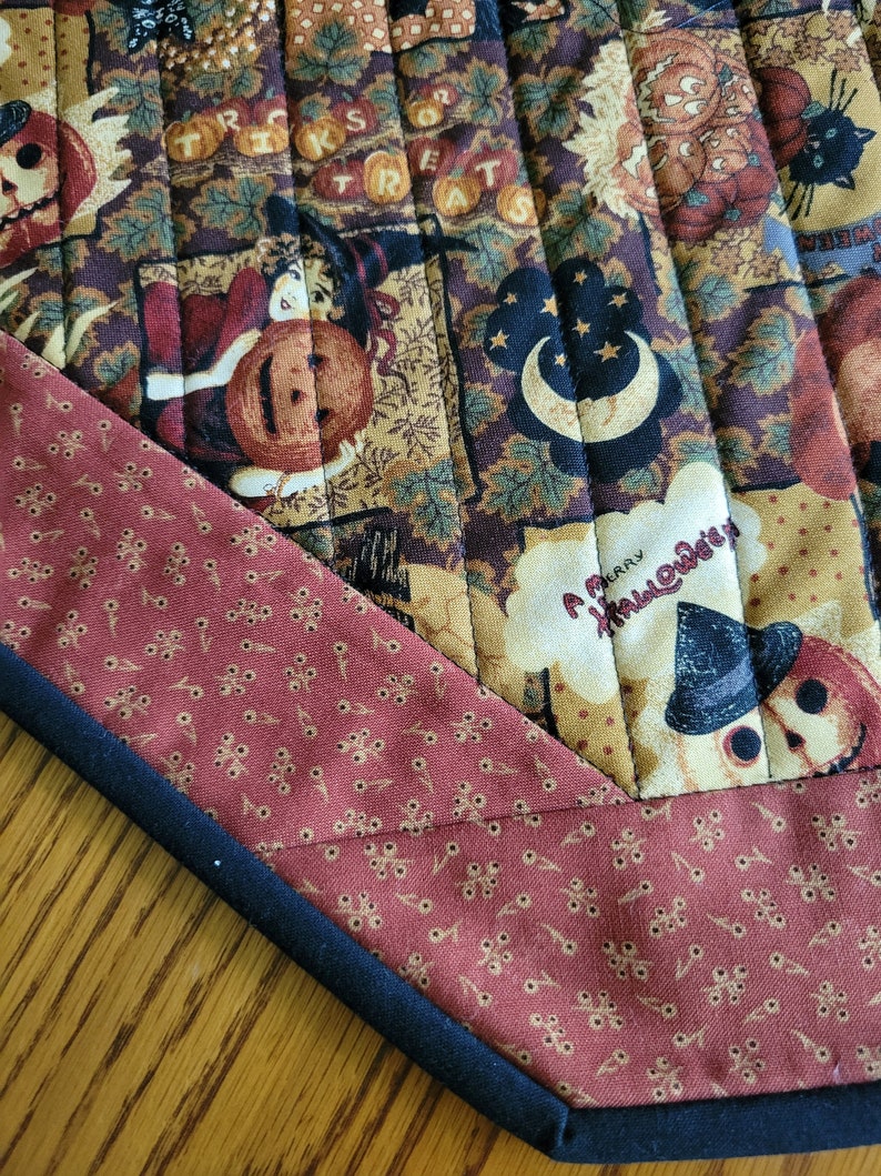 Halloween Table Topper - Etsy