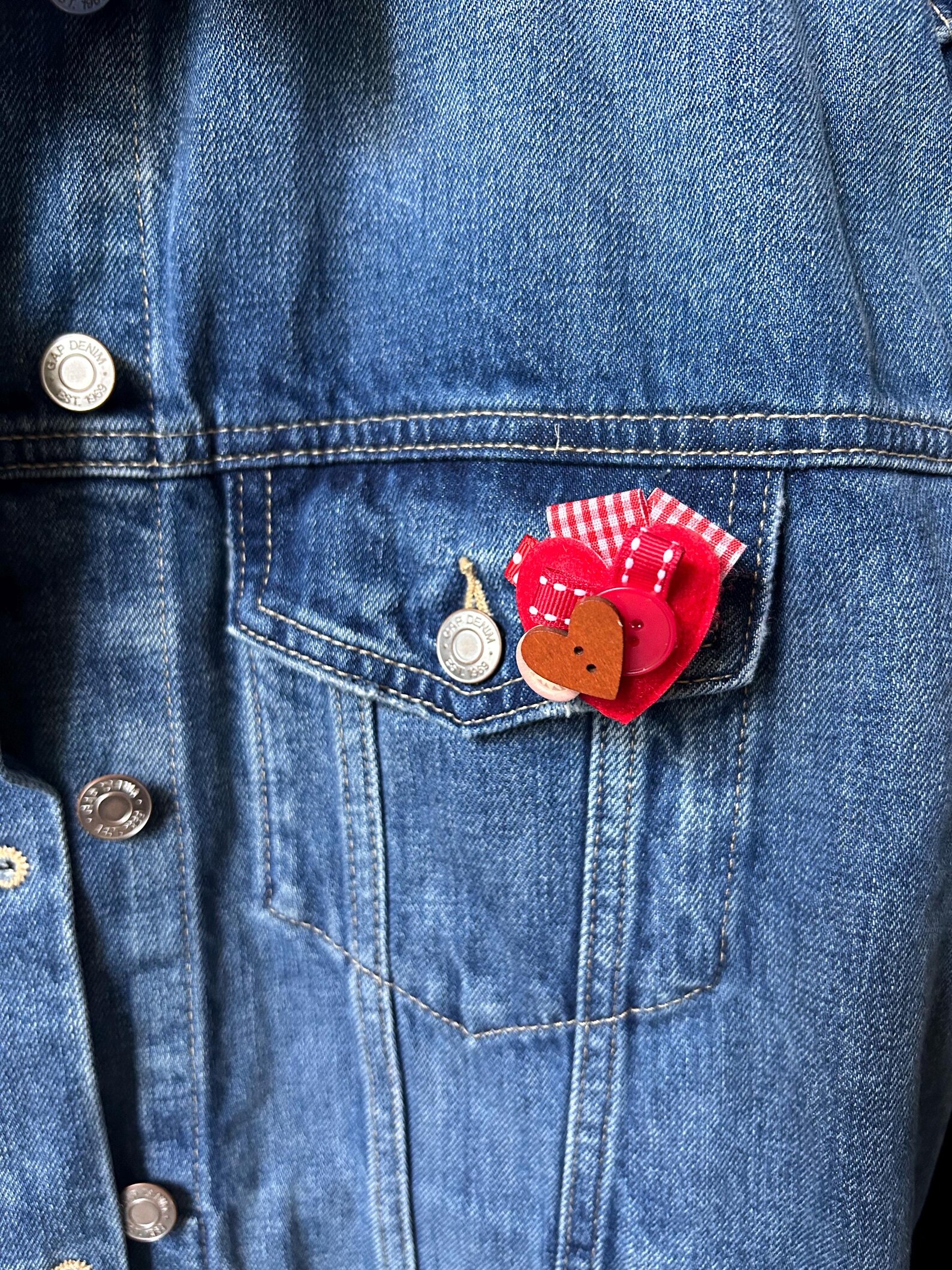 Girl's 1-heart Pin/brooch for Clothes, Bag, and Backpacks - Etsy