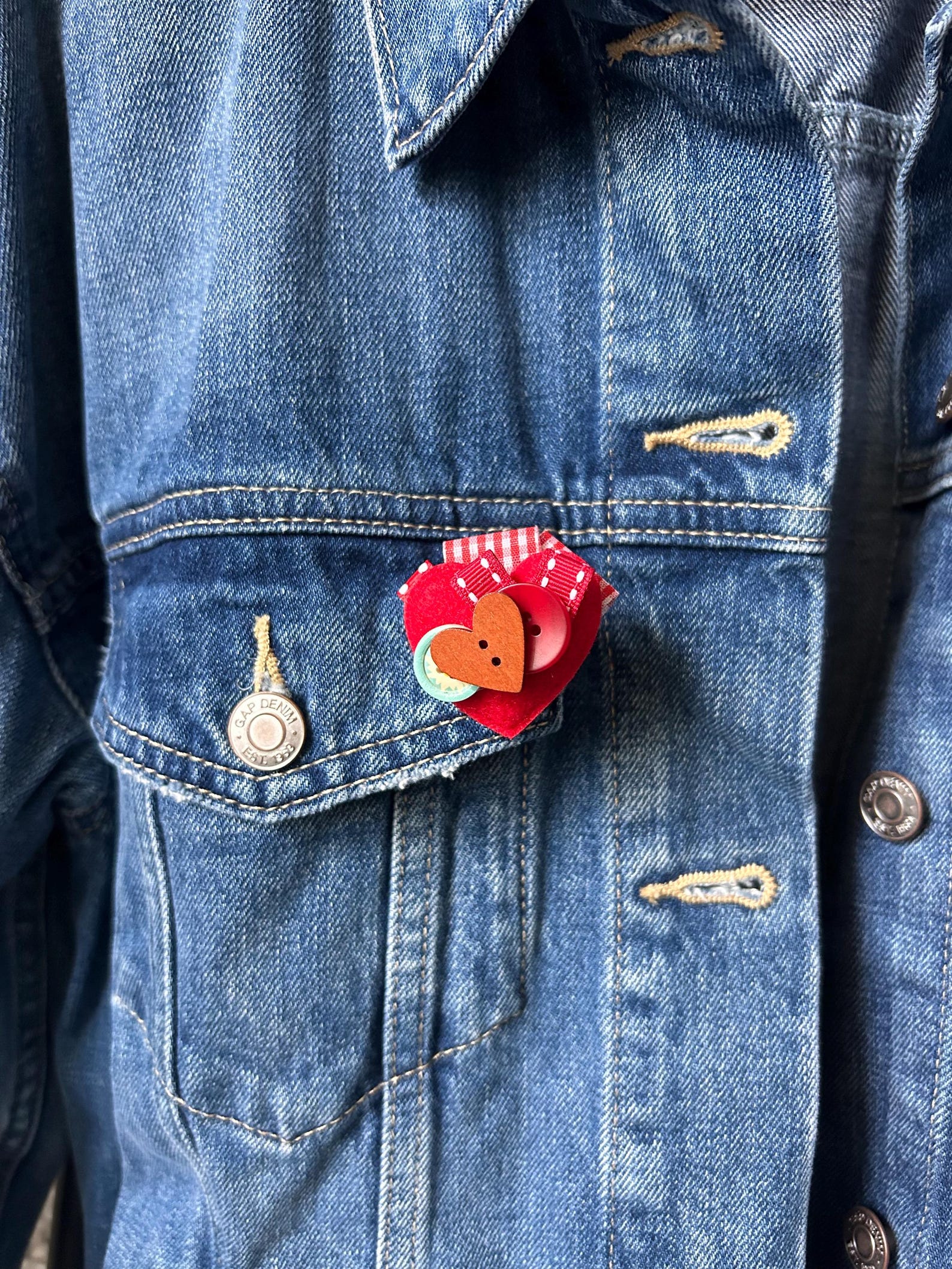 Girl's 1-heart Pin/brooch for Clothes, Bag, and Backpacks - Etsy