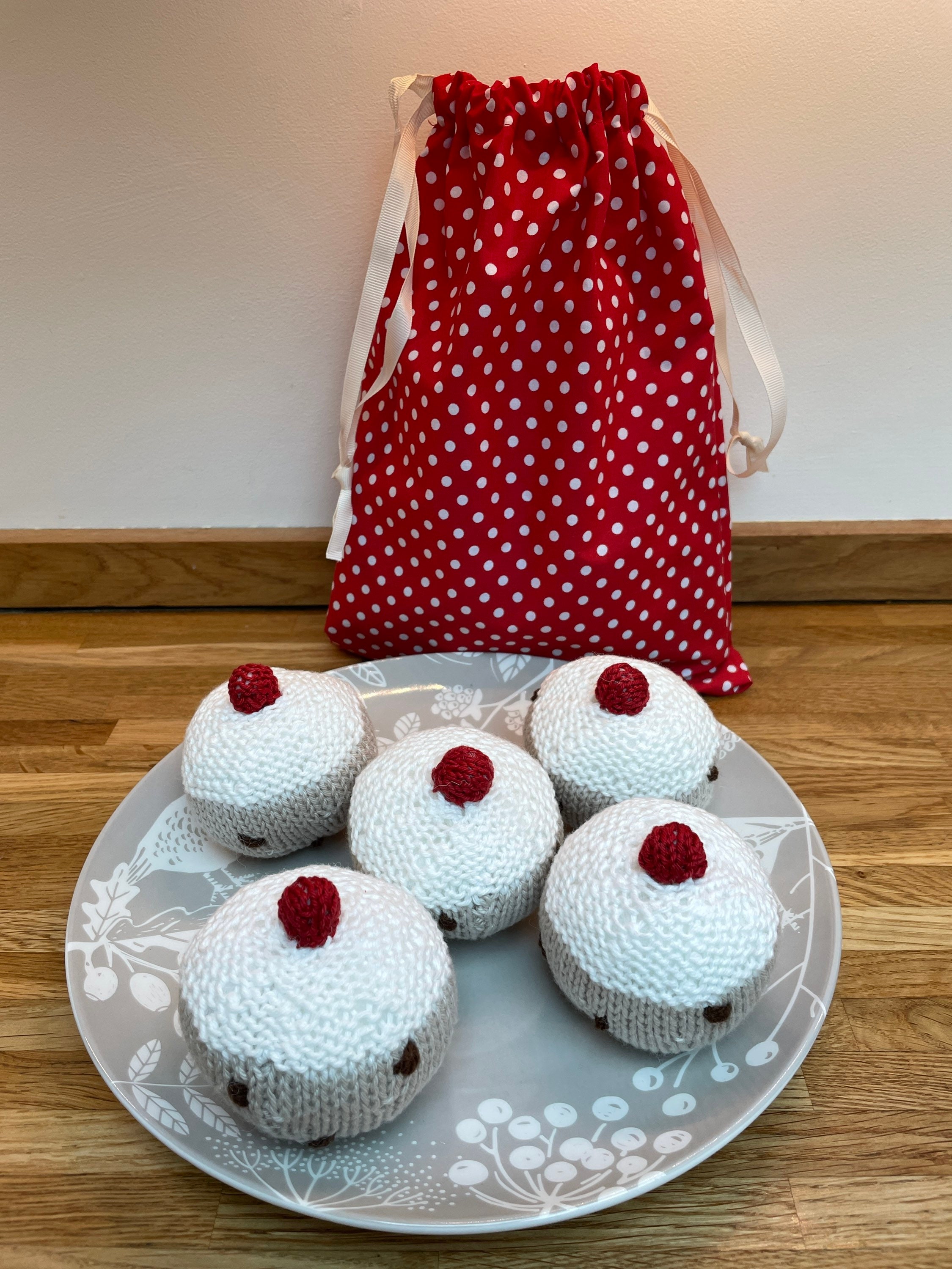 Knitted Currant Buns: Nursery Rhyme Counting Toy & EYFS Learning ...