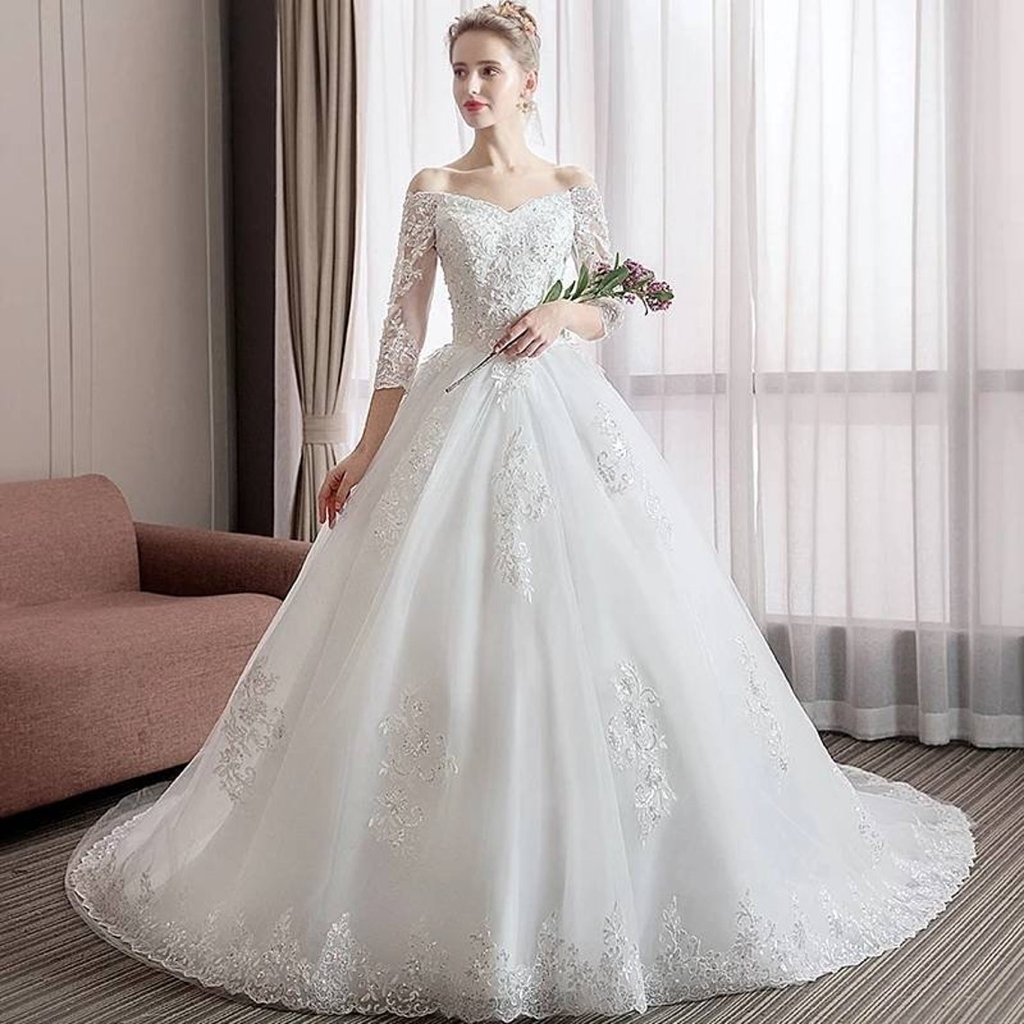 Beautiful Long Tail Half Sleeve Wedding Dress / Princess - Etsy