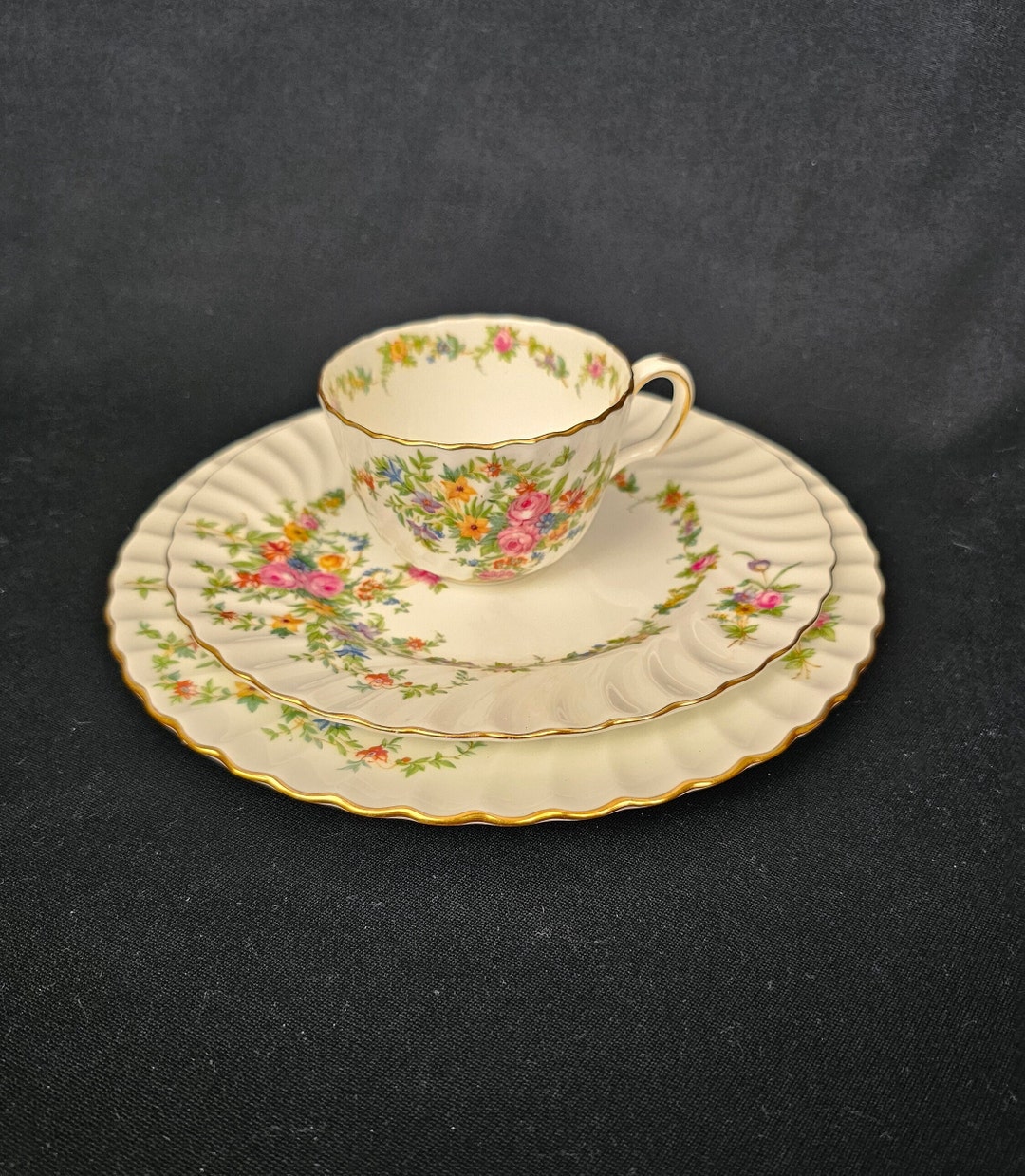 Vintage Minton's (england) Fine Bone China LORRAINE, S560, Dinner Plate ...
