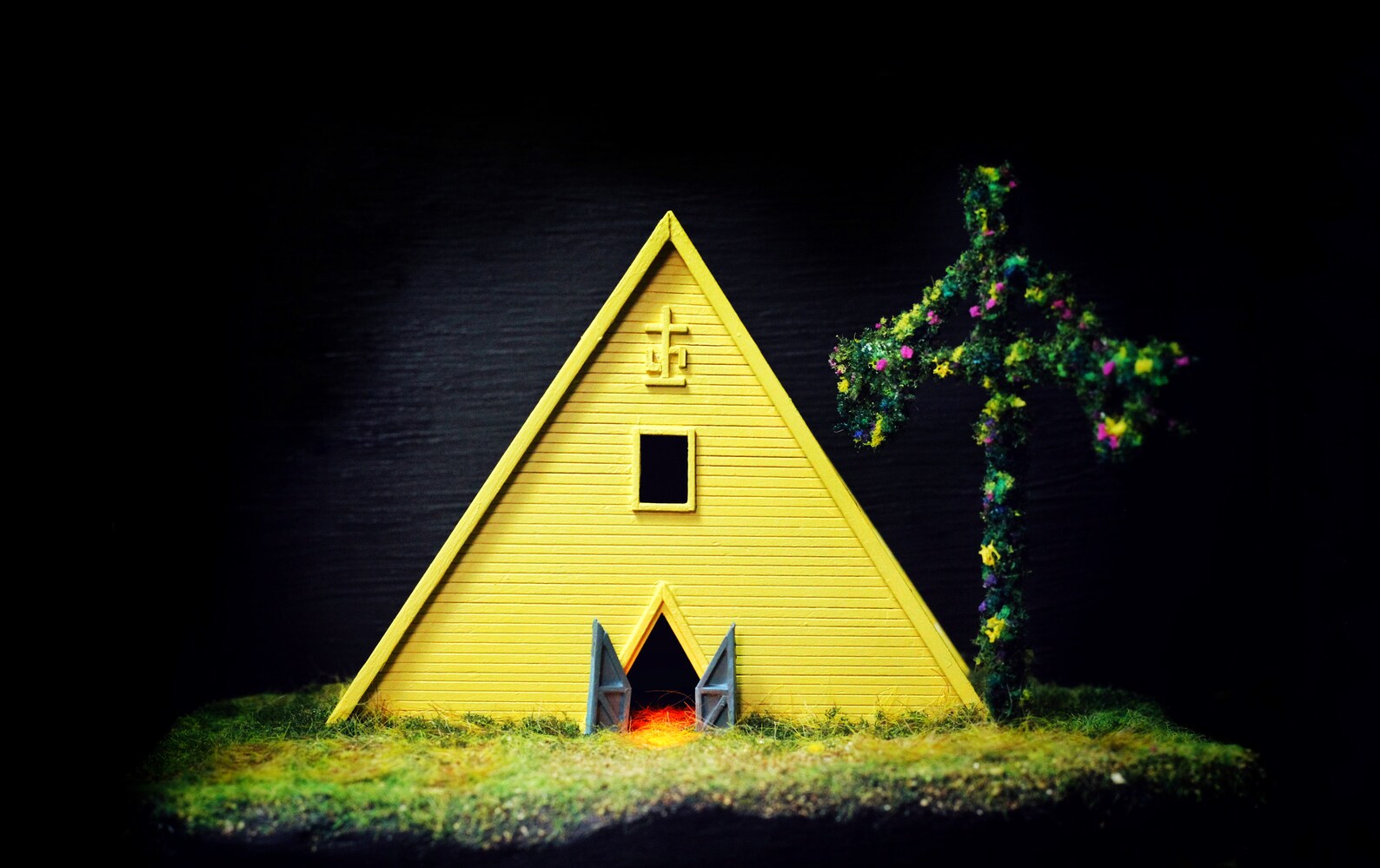 Midsommar Yellow Pyramid Building Miniature Diorama Replica | Etsy