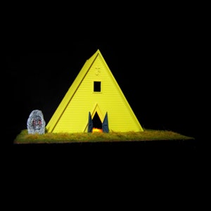 Midsommar Yellow Pyramid Building Midsommar Temple Miniature Diorama ...
