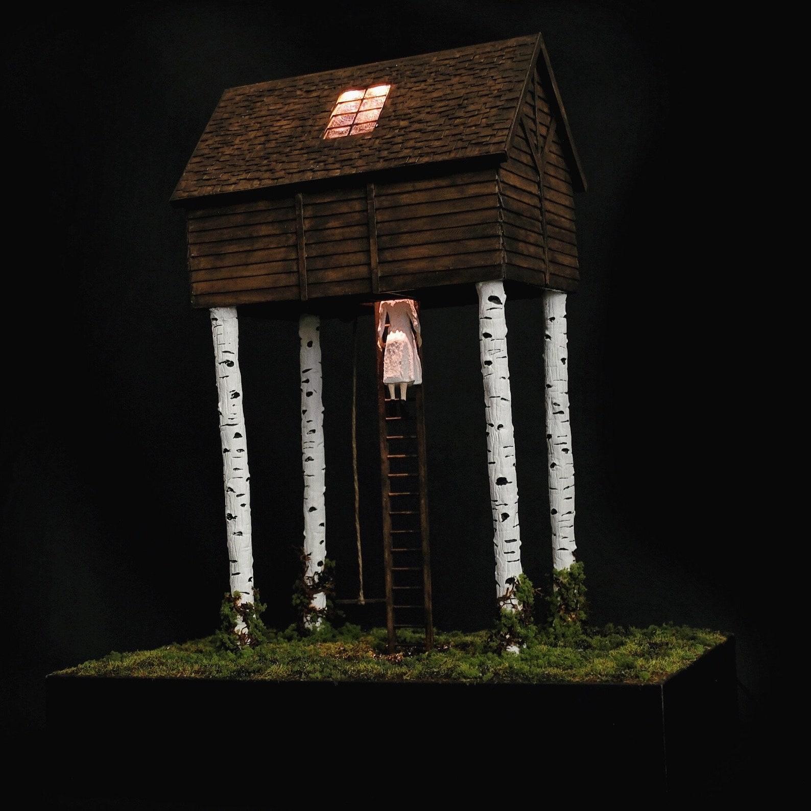 Hereditary Horror Tree House, Hail Paimon Horror Movies Model ...