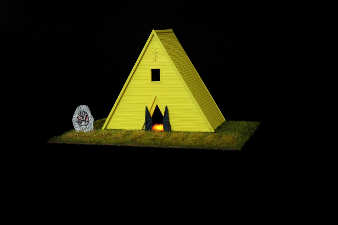 Midsommar Yellow Pyramid Building Midsommar Temple Miniature Diorama ...