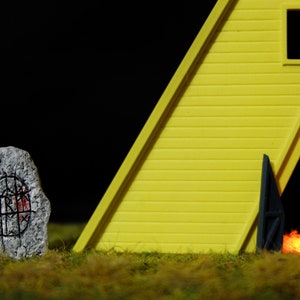 Midsommar Yellow Pyramid Building Midsommar Temple Miniature Diorama ...