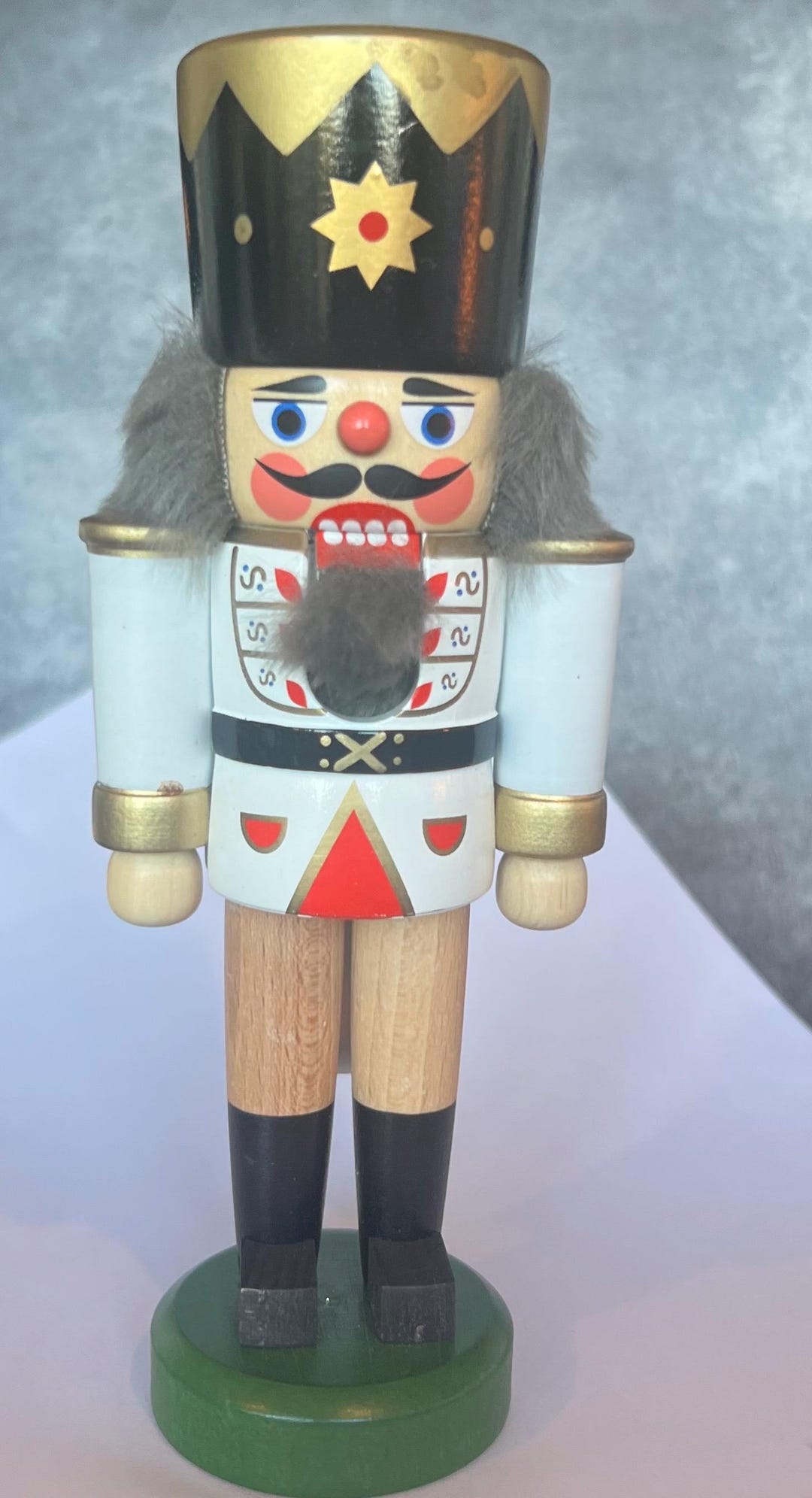 King White With Grey Hair Nutcracker -german Handicraft - Etsy
