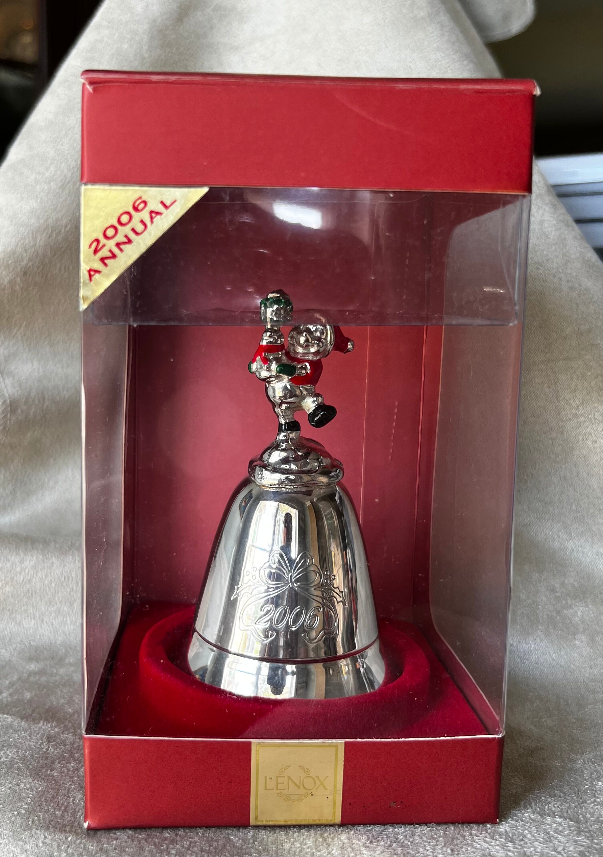 Lenox Winnie the Pooh 30th Annual Musical Bell - Etsy