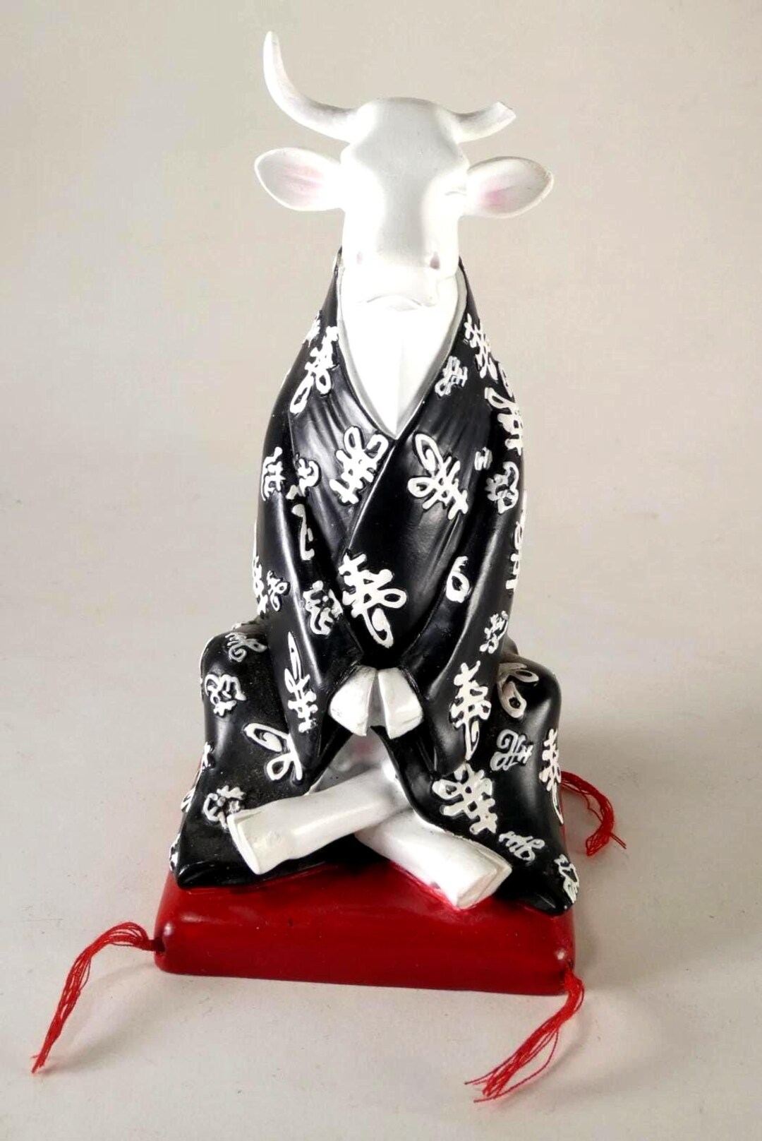Cow Parade 2004 Meditating Japanese Cow Resin by Jan Edlund Stockholm ...