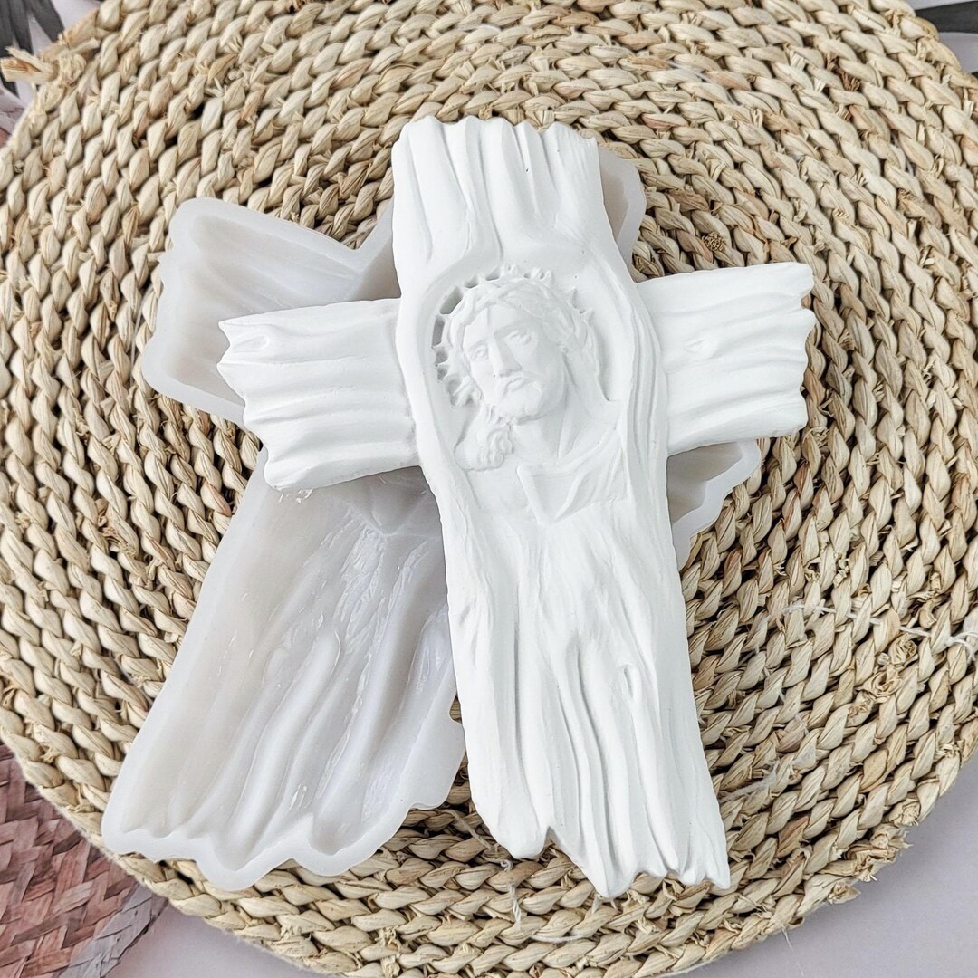 Jesus Crucifix Plaster Resin Mold: DIY Saints Statue Plaster Ornament ...