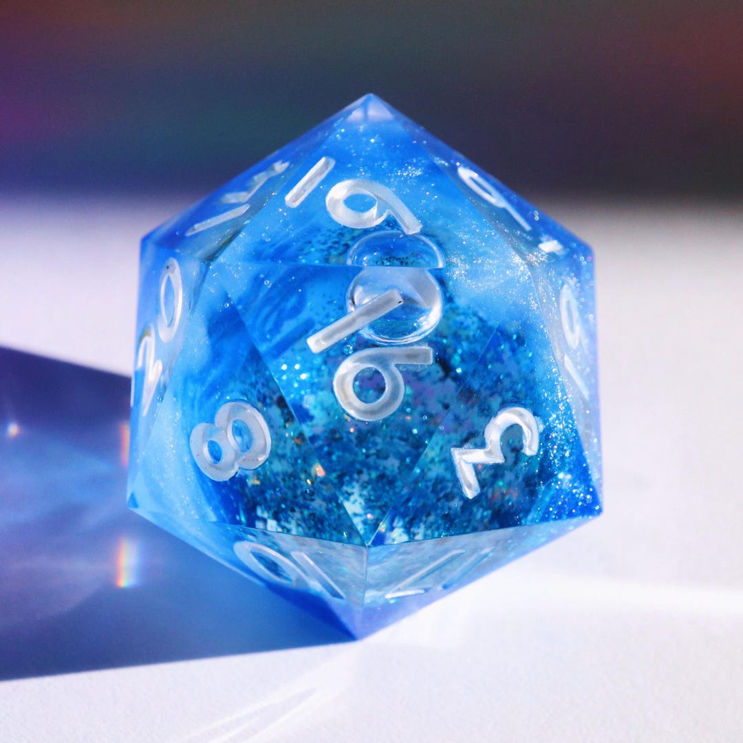 Snowflake Liquid Core Chonk D20 - Oversized D20, Holographic Handmade ...
