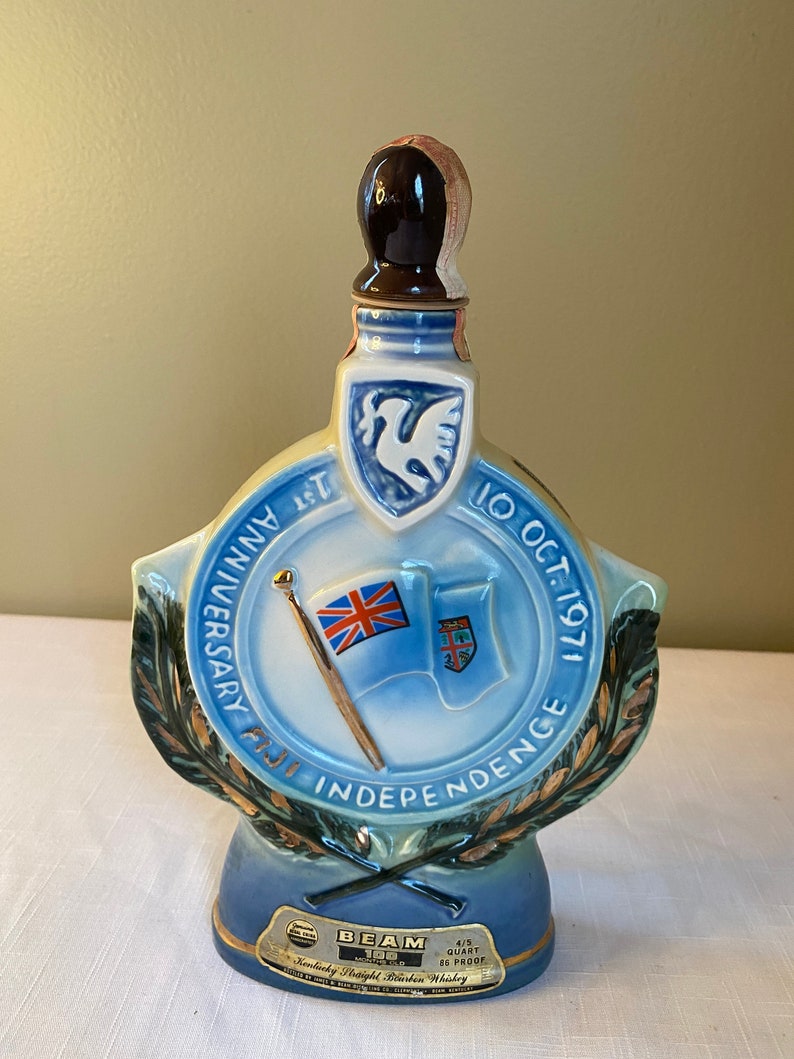 Vintage-1976 " Fiji" 1st Anniversary of Fiji Independence Jim Beam ...