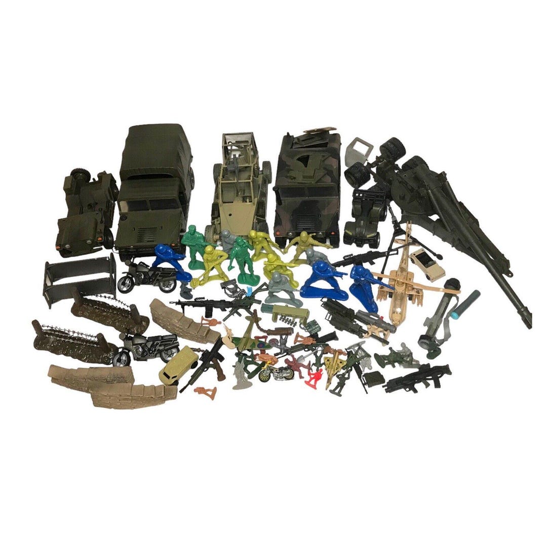 Bundle of Plastic Toy Soldiers Army Men, Vehicles, Weapons Mixed Sizes ...