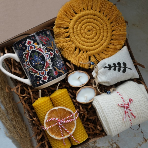 Gift Box for Women - 60+ Gift Ideas for 2024