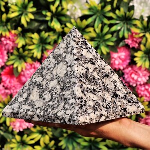 Diorite Chakra Pyramid 175MM Energy Healing & Aura Cleansing ...