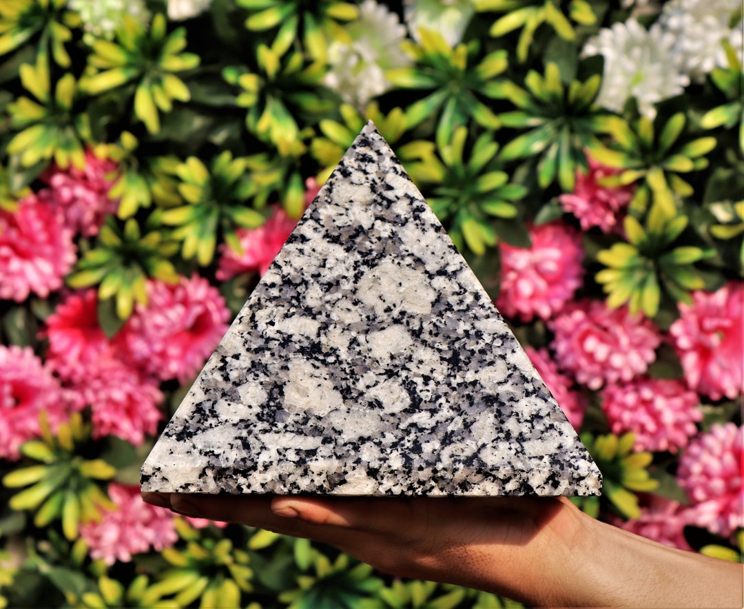 Diorite Chakra Pyramid 175MM Energy Healing & Aura Cleansing ...