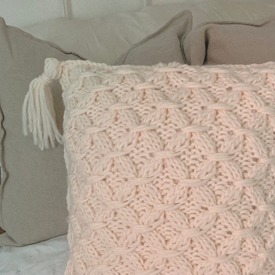 Pucker up Pillow Knitting Pattern - PDF Download - Etsy