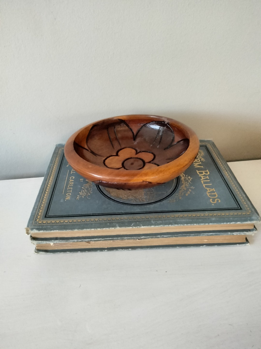 Hand Carved 2 Tone Wood Bowl - Etsy