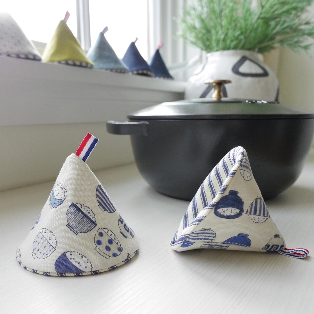 Set of 2 Pot Holders - Gohan, Cast Iron Lid Holder, Cast Iron Mitten ...