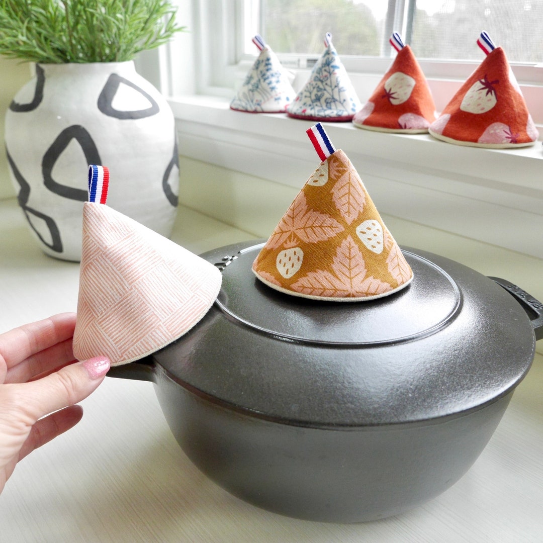 Made-to-order: Set of 2 Pot Holders, Cast Iron Lid Holder, Cast Iron ...