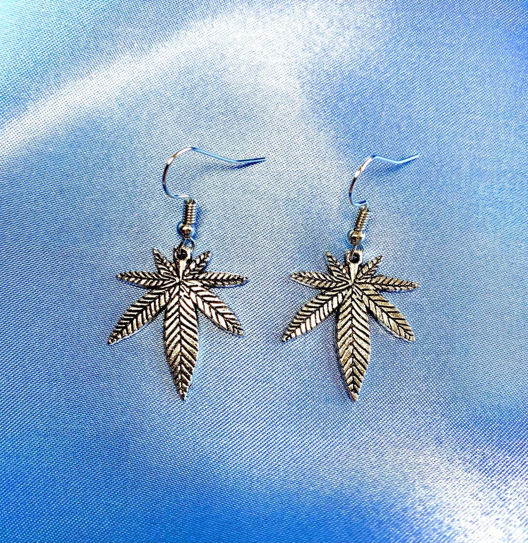 Pretty Cool Grunge Goth Emo Alt Metal Weed Leaf Earrings - Etsy