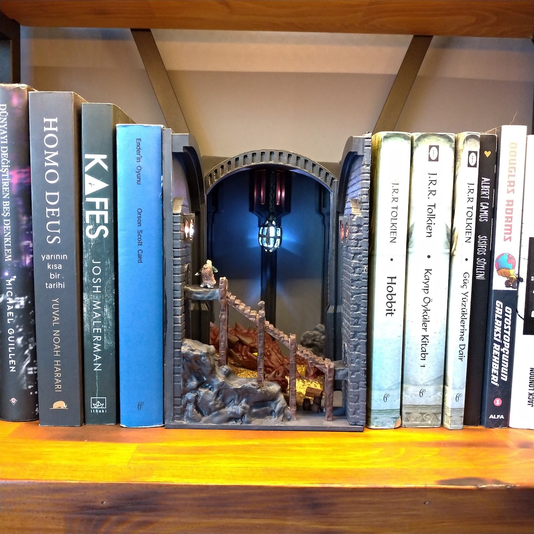 The Hobbit Book Nook | Book Shelf Insert With Light | Hobbit Diorama ...