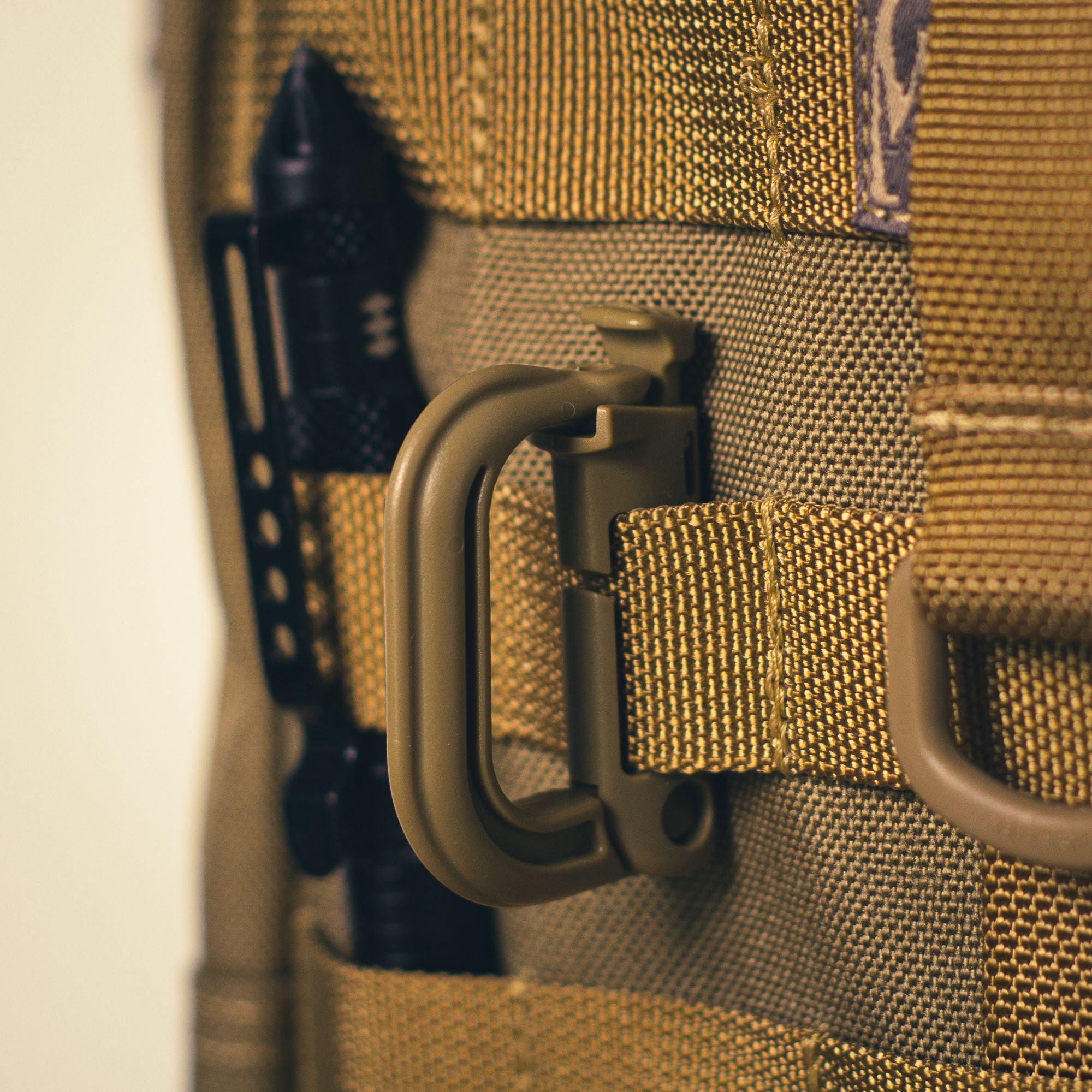 Grimloc Locking Military D-ring Carabiner Gift for Him - Tactical ...