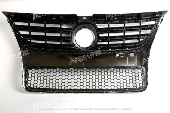 2004 Volkswagen Touareg Grill