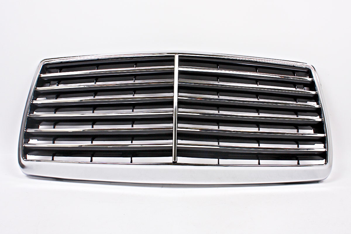 Mercedes W124 Grill for sale | Only 2 left at -75%