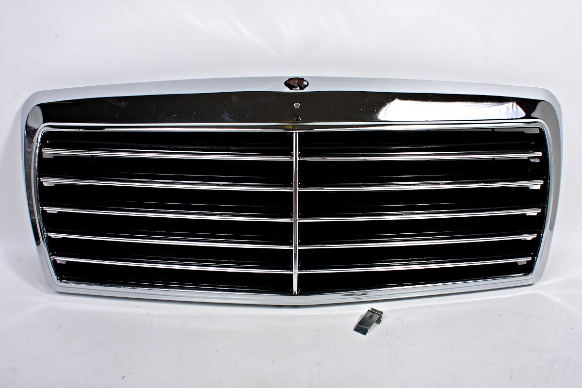 Mercedes W124 Grill for sale | Only 2 left at -75%