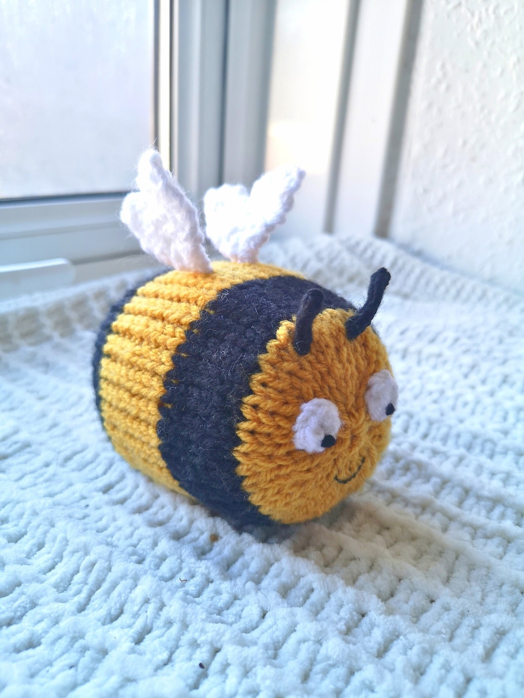 Jumbo Bee Knitting Pattern - Etsy
